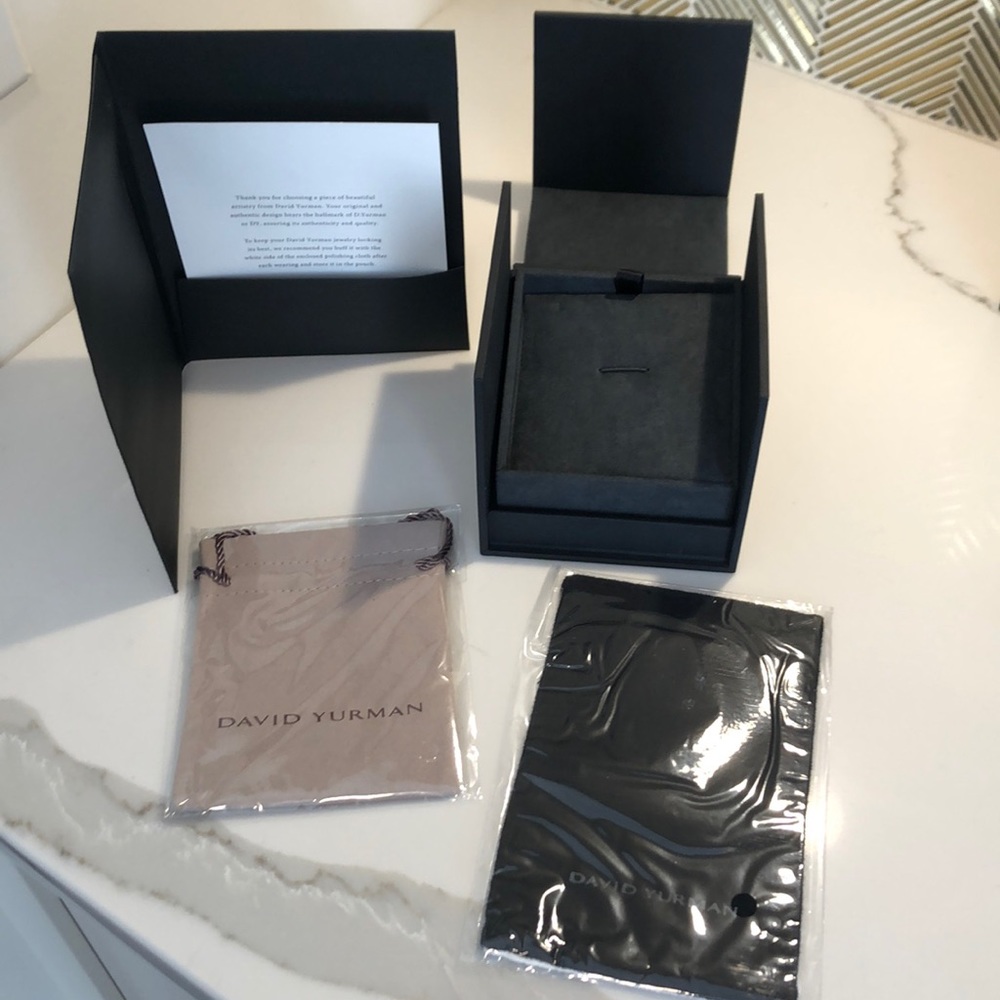 David Yurman Necklace Display Box - Gem